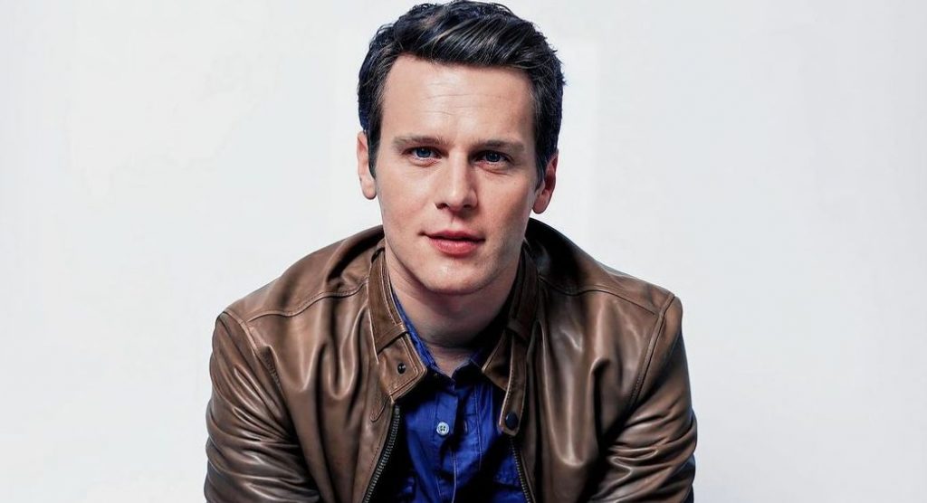 Is Jonathan Groff married? Details on his love life and sexuality ...