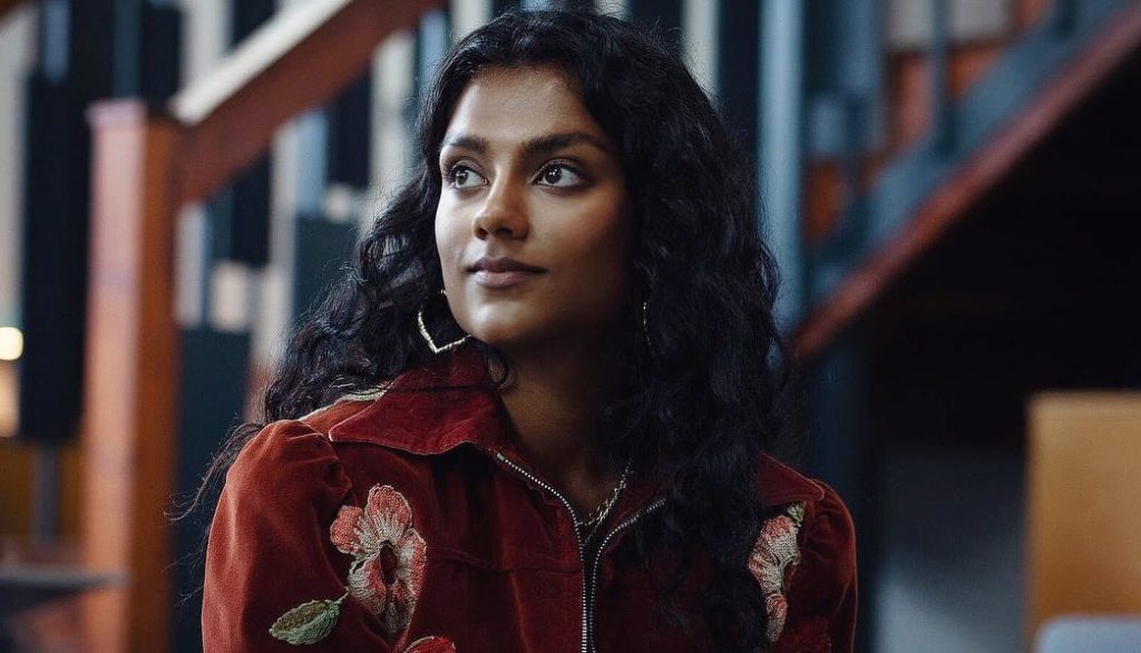 What is Simone Ashley's ethnicity? Details on her parents - TheNetline