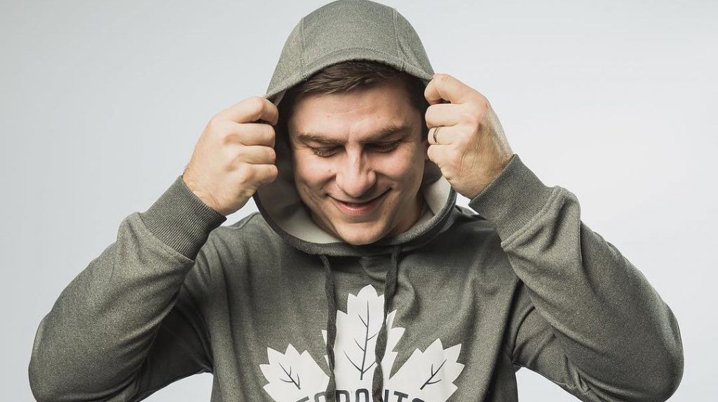 Who is Steve Dangle? Here's what to know about Steve and his wife ...