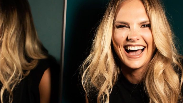 What we know about Stephen Amell's wife Cassandra Jean - TheNetline