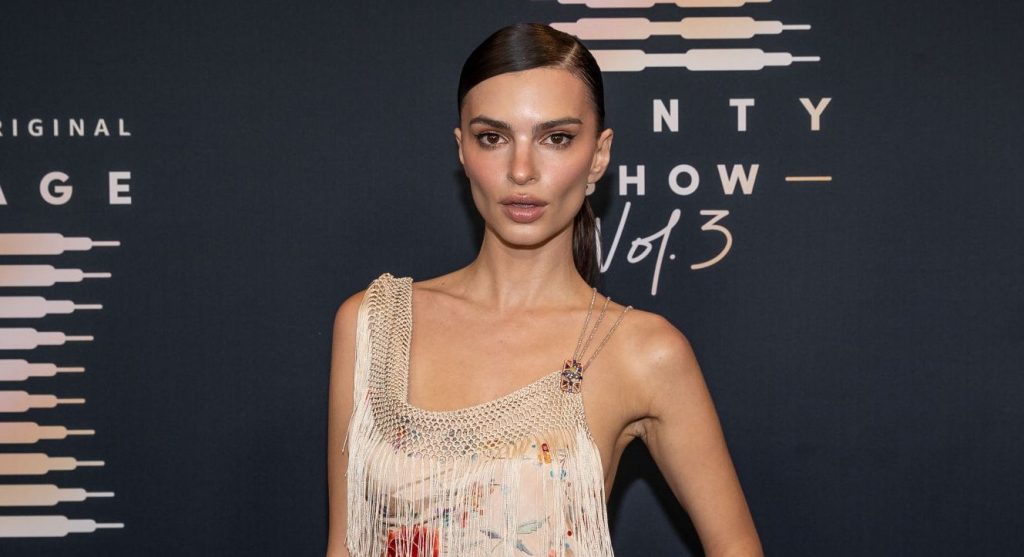 What is Grace Jones doing now in 2022? She continues to tour with her ...